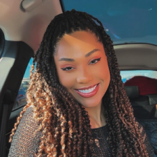 Top Female Twitch Streamers: Most Important Stats by 2024