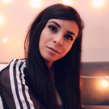 Top Female Twitch Streamers: Most Important Stats by 2024